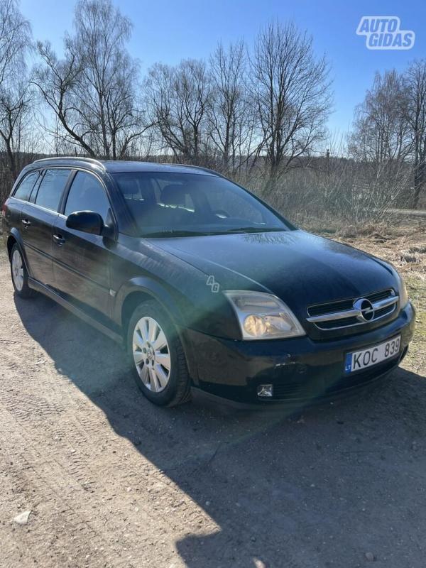Black Opel Vectra 2003 in Ukmerge, with an engine capacity of 2.20 L and mileage of 316 thousand km for 750 €, photo 2 on AUTOMOTO.COM.LV