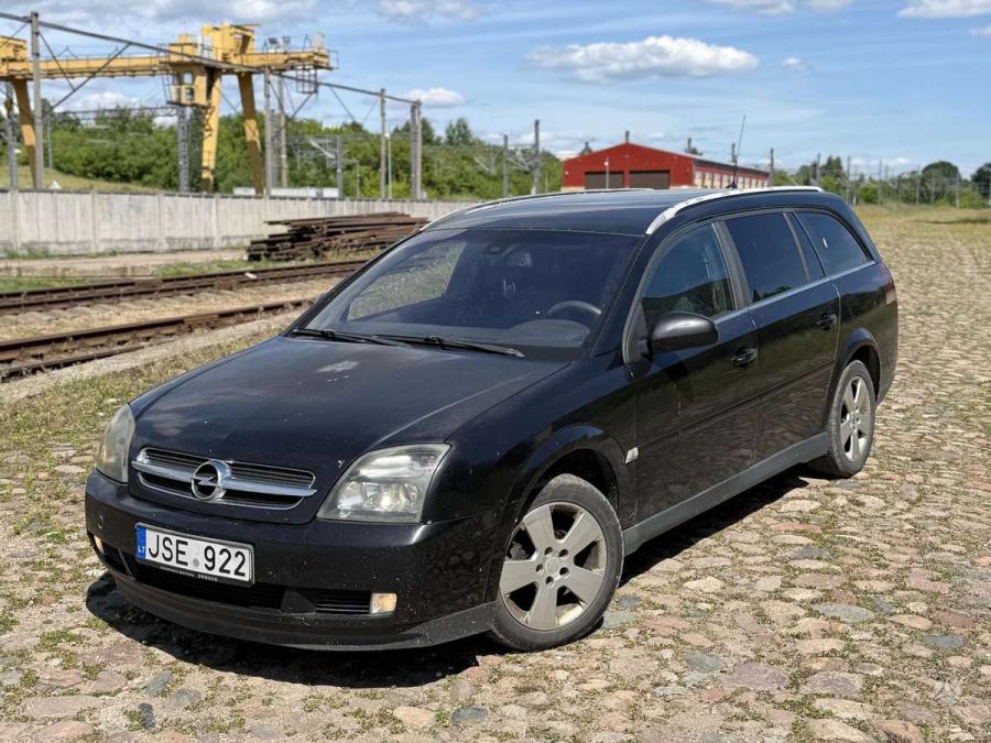Melns Opel Vectra 2003 Viļņa, ar dzinēja tilpumu 2.17 L un nobraukumu 425 tūkst. km par 999 €, foto 1 vietnē AUTOMOTO.COM.LV
