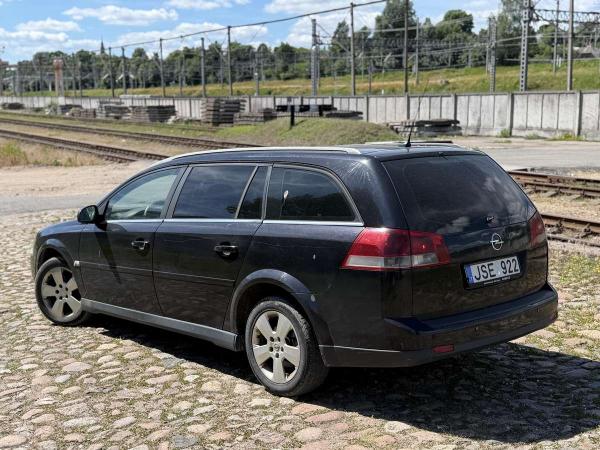 Melns Opel Vectra 2003 Viļņa, ar dzinēja tilpumu 2.17 L un nobraukumu 425 tūkst. km par 999 €, foto 4 vietnē AUTOMOTO.COM.LV