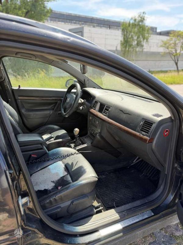 Melns Opel Vectra 2003 Viļņa, ar dzinēja tilpumu 2.17 L un nobraukumu 425 tūkst. km par 999 €, foto 6 vietnē AUTOMOTO.COM.LV