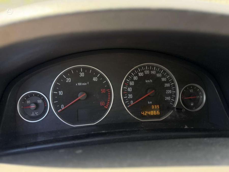 Melns Opel Vectra 2003 Viļņa, ar dzinēja tilpumu 2.17 L un nobraukumu 425 tūkst. km par 999 €, foto 9 vietnē AUTOMOTO.COM.LV