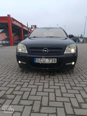 Melns Opel Vectra 2004 Alīta, ar dzinēja tilpumu 2.20 L un nobraukumu 530 tūkst. km par 770 €, foto  vietnē AUTOMOTO.COM.LV