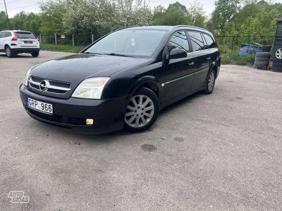 Black Opel Vectra 2004 in Siauliai, with an engine capacity of 2.20 L and mileage of 321 thousand km for 999 €, photo 1 on AUTOMOTO.COM.LV