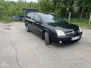 Black Opel Vectra 2004 in Siauliai, with an engine capacity of 2.20 L and mileage of 321 thousand km for 999 €, photo 5 on AUTOMOTO.COM.LV