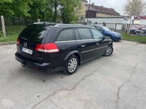 Black Opel Vectra 2004 in Siauliai, with an engine capacity of 2.20 L and mileage of 321 thousand km for 999 €, photo 7 on AUTOMOTO.COM.LV