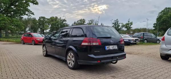 Melns Opel Vectra 2004 Valmiera, ar dzinēja tilpumu 2.00 L un nobraukumu 326 tūkst. km par 700 €, foto 4 vietnē AUTOMOTO.COM.LV