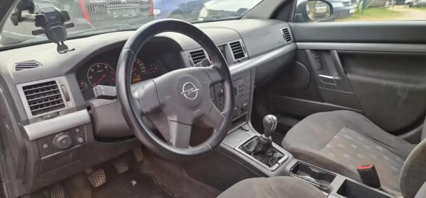 Melns Opel Vectra 2004 Valmiera, ar dzinēja tilpumu 2.00 L un nobraukumu 326 tūkst. km par 700 €, foto 8 vietnē AUTOMOTO.COM.LV