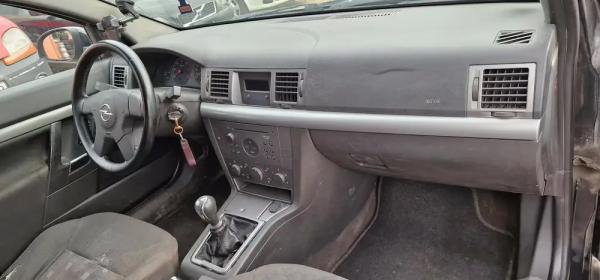 Melns Opel Vectra 2004 Valmiera, ar dzinēja tilpumu 2.00 L un nobraukumu 326 tūkst. km par 700 €, foto 9 vietnē AUTOMOTO.COM.LV
