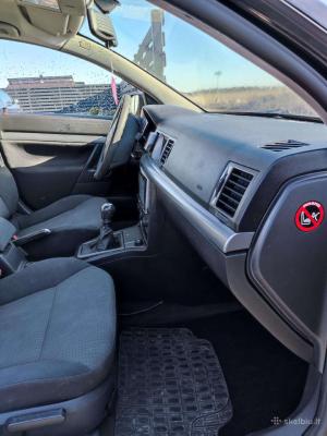 Melns Opel Vectra 2004 Klaipėda, ar dzinēja tilpumu 2.20 L un nobraukumu 273 tūkst. km par 655 €, foto 3 vietnē AUTOMOTO.COM.LV