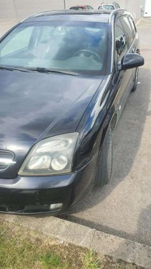 Melns Opel Vectra 2004 Viļņa, ar dzinēja tilpumu 1.91 L un nobraukumu 330 tūkst. km par 1200 €, foto  vietnē AUTOMOTO.COM.LV