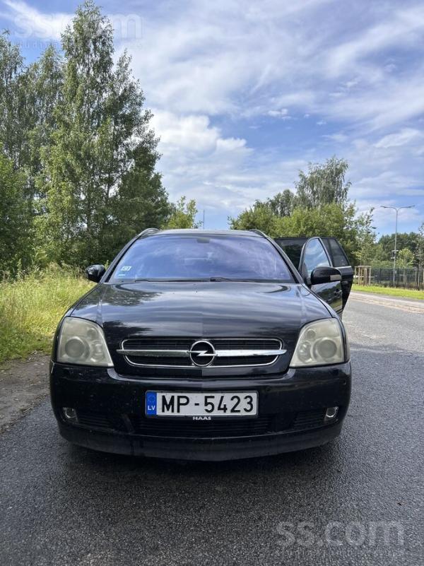 Black Opel Vectra 2005 in Riga, with an engine capacity of 1.90 L and mileage of 299 thousand km for 500 €, photo 3 on AUTOMOTO.COM.LV