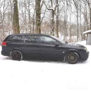 Black Opel Vectra 2005 in Liepaja, with an engine capacity of 1.90 L and mileage of 383 thousand km for 1100 €, photo  on AUTOMOTO.COM.LV