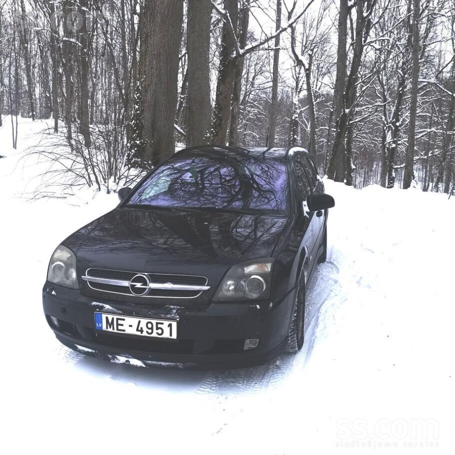 Black Opel Vectra 2005 in Liepaja, with an engine capacity of 1.90 L and mileage of 383 thousand km for 1100 €, photo 3 on AUTOMOTO.COM.LV