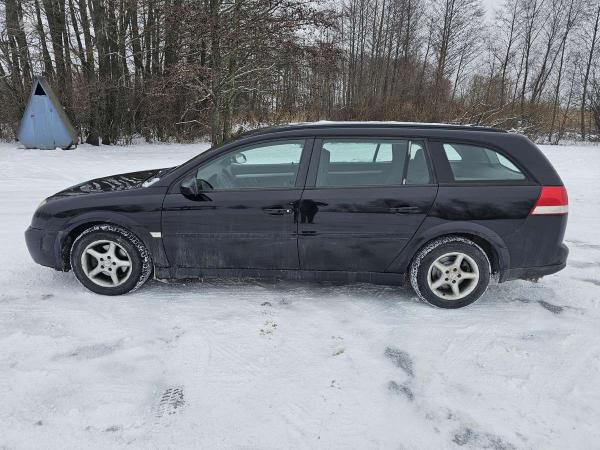 Black Opel Vectra 2005 in Vilkaviskis, with an engine capacity of 1.91 L and mileage of 316 thousand km for 1500 €, photo 2 on AUTOMOTO.COM.LV