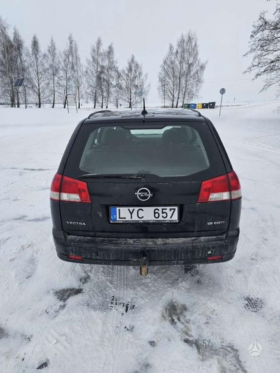 Melns Opel Vectra 2005 Vilkaviškis, ar dzinēja tilpumu 1.91 L un nobraukumu 316 tūkst. km par 1500 €, foto 4 vietnē AUTOMOTO.COM.LV