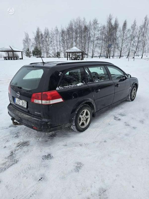 Black Opel Vectra 2005 in Vilkaviskis, with an engine capacity of 1.91 L and mileage of 316 thousand km for 1500 €, photo 5 on AUTOMOTO.COM.LV
