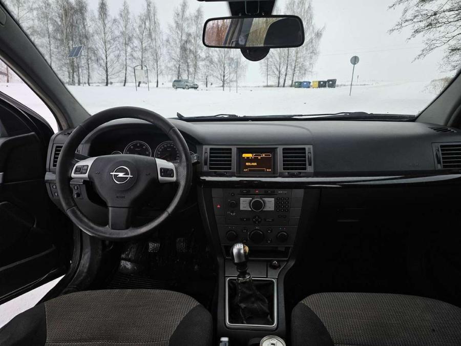 Melns Opel Vectra 2005 Vilkaviškis, ar dzinēja tilpumu 1.91 L un nobraukumu 316 tūkst. km par 1500 €, foto 9 vietnē AUTOMOTO.COM.LV