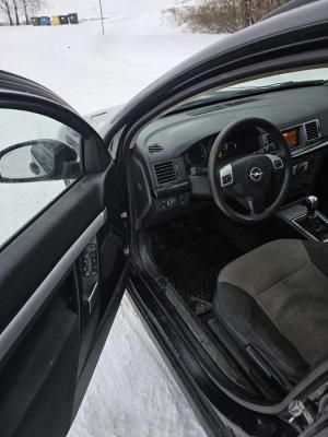 Melns Opel Vectra 2005 Vilkaviškis, ar dzinēja tilpumu 1.91 L un nobraukumu 316 tūkst. km par 1500 €, foto 12 vietnē AUTOMOTO.COM.LV