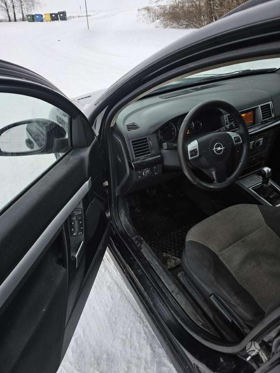 Melns Opel Vectra 2005 Vilkaviškis, ar dzinēja tilpumu 1.91 L un nobraukumu 316 tūkst. km par 1500 €, foto 12 vietnē AUTOMOTO.COM.LV