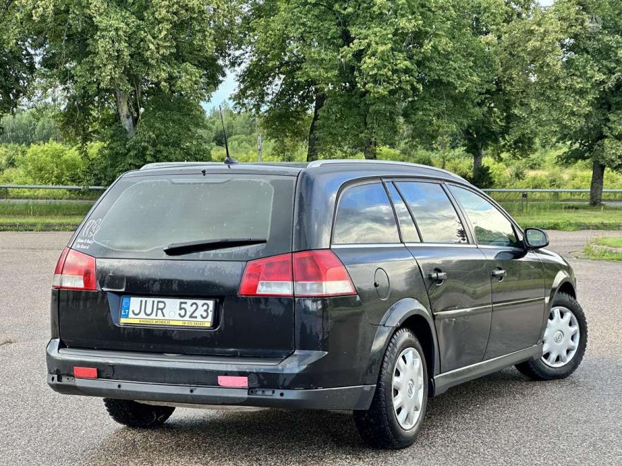 Melns Opel Vectra 2005 Viļņa, ar dzinēja tilpumu 1.91 L un nobraukumu 300 tūkst. km par 599 €, foto 5 vietnē AUTOMOTO.COM.LV