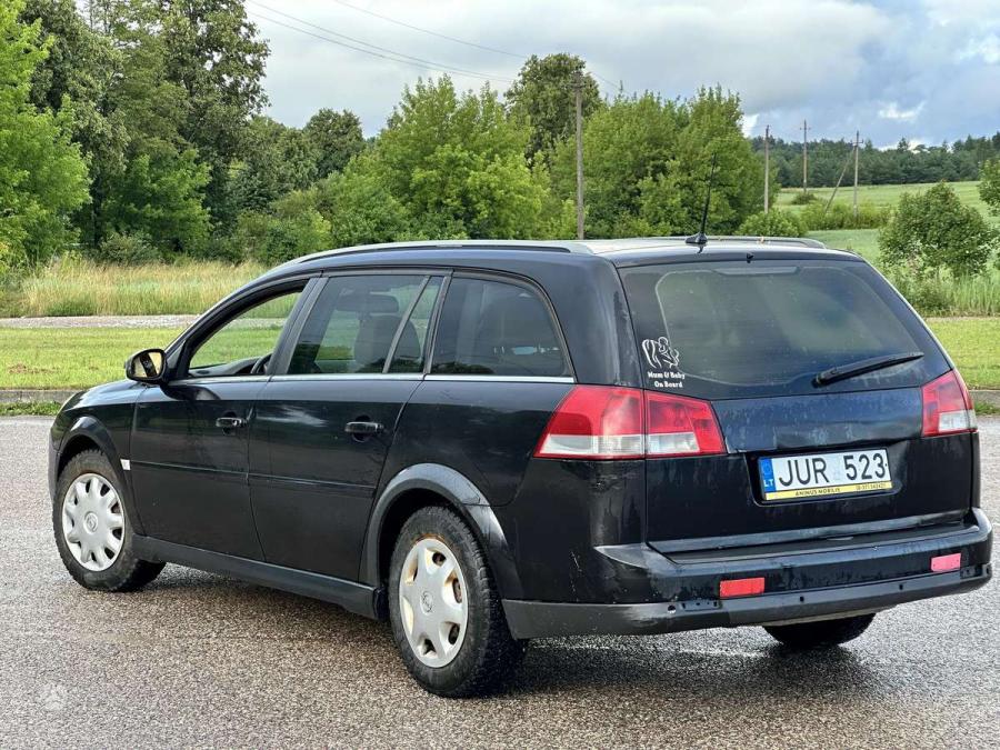 Melns Opel Vectra 2005 Viļņa, ar dzinēja tilpumu 1.91 L un nobraukumu 300 tūkst. km par 599 €, foto 7 vietnē AUTOMOTO.COM.LV