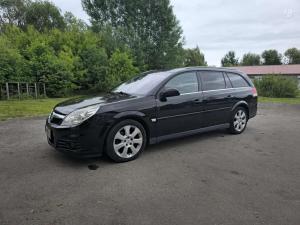 Black Opel Vectra 2005 in Panevezys, with an engine capacity of 2.79 L and mileage of 246 thousand km for 3050 €, photo  on AUTOMOTO.COM.LV
