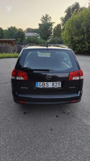 Black Opel Vectra 2005 in Ukmerge, with an engine capacity of 1.91 L and mileage of 241 thousand km for 1750 €, photo 7 on AUTOMOTO.COM.LV