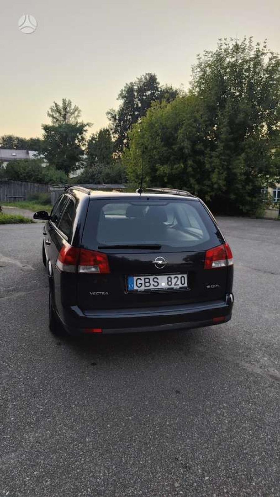 Black Opel Vectra 2005 in Ukmerge, with an engine capacity of 1.91 L and mileage of 241 thousand km for 1750 €, photo 13 on AUTOMOTO.COM.LV