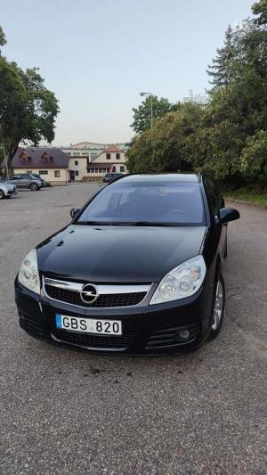 Black Opel Vectra 2005 in Ukmerge, with an engine capacity of 1.91 L and mileage of 241 thousand km for 1750 €, photo 14 on AUTOMOTO.COM.LV