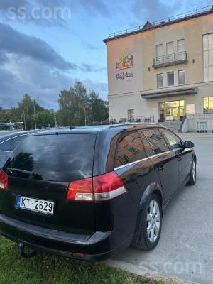 Black Opel Vectra 2006 in Rezekne, with an engine capacity of 1.90 L and mileage of 394 thousand km for 2600 €, photo 3 on AUTOMOTO.COM.LV