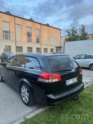 Black Opel Vectra 2006 in Rezekne, with an engine capacity of 1.90 L and mileage of 394 thousand km for 2600 €, photo 5 on AUTOMOTO.COM.LV