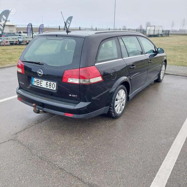 Melns Opel Vectra 2006 Marijampole, ar dzinēja tilpumu 1.91 L un nobraukumu 367 tūkst. km par 800 €, foto 2 vietnē AUTOMOTO.COM.LV
