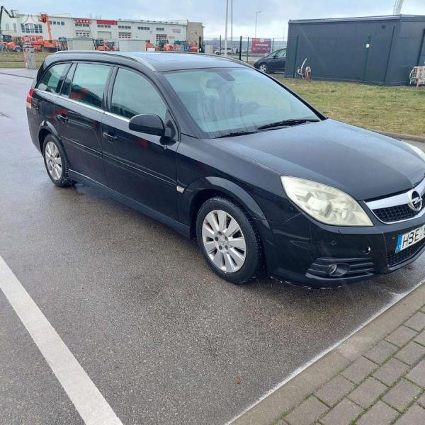 Melns Opel Vectra 2006 Marijampole, ar dzinēja tilpumu 1.91 L un nobraukumu 367 tūkst. km par 800 €, foto 3 vietnē AUTOMOTO.COM.LV