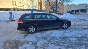 Black Opel Vectra 2006 in Kaunas, with an engine capacity of 1.90 L and mileage of 350 thousand km for 850 €, photo 6 on AUTOMOTO.COM.LV