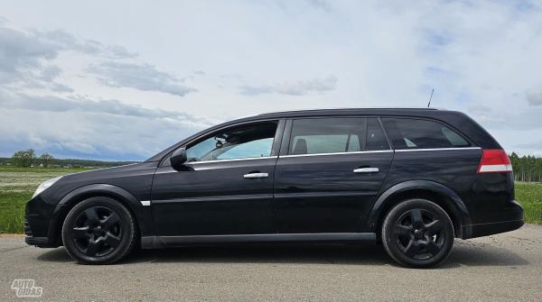Black Opel Vectra 2006 in Trakai, with an engine capacity of 1.90 L and mileage of 407 thousand km for 650 €, photo 10 on AUTOMOTO.COM.LV