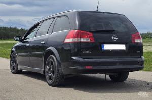 Black Opel Vectra 2006 in Trakai, with an engine capacity of 1.90 L and mileage of 407 thousand km for 600 €, photo 6 on AUTOMOTO.COM.LV