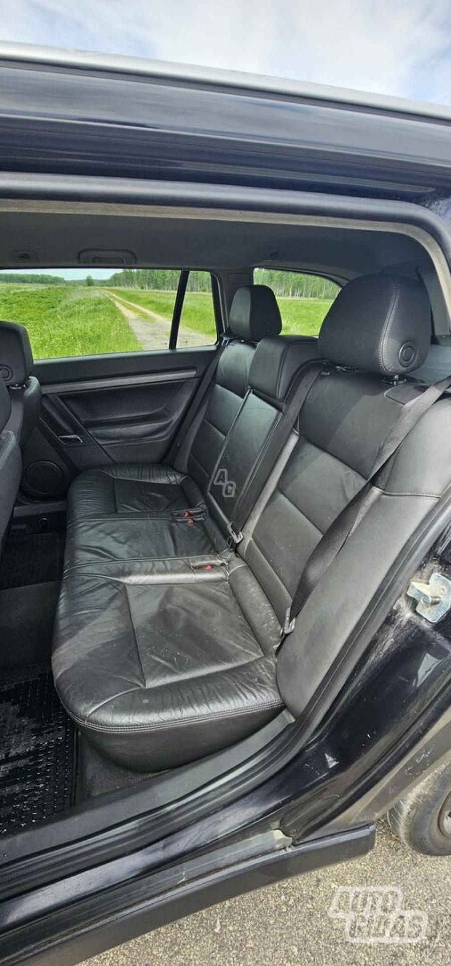Black Opel Vectra 2006 in Trakai, with an engine capacity of 1.90 L and mileage of 407 thousand km for 600 €, photo 18 on AUTOMOTO.COM.LV