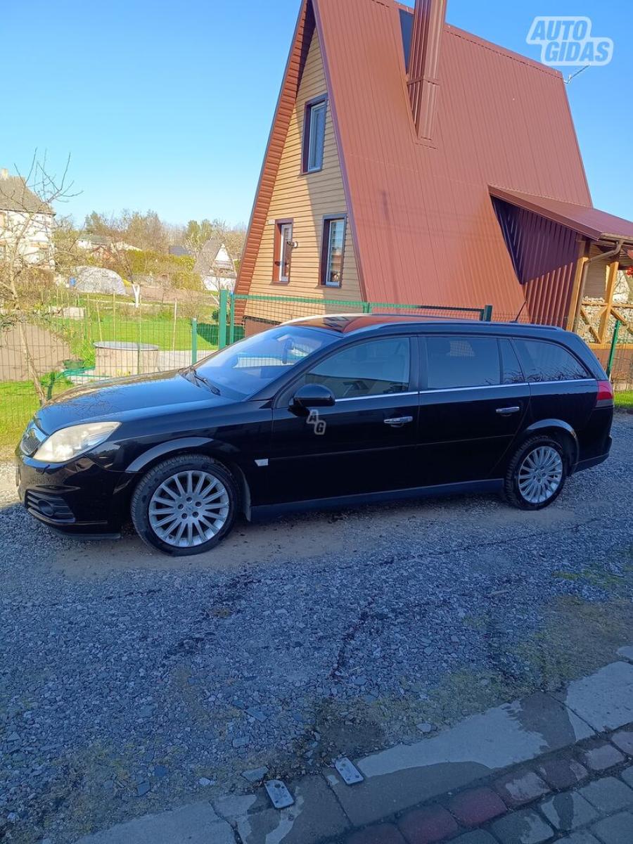 Black Opel Vectra 2006 in Alytus, with an engine capacity of 1.90 L and mileage of 275 thousand km for 1650 €, photo 5 on AUTOMOTO.COM.LV