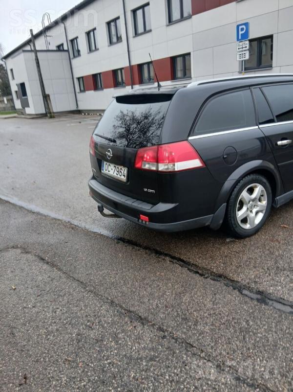 Melns Opel Vectra 2006 Daugavpils, ar dzinēja tilpumu 1.90 L un nobraukumu 355 tūkst. km par 1750 €, foto 5 vietnē AUTOMOTO.COM.LV