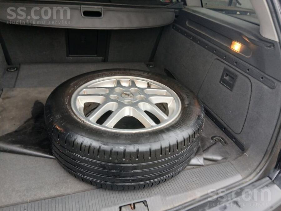 Black Opel Vectra 2006 in Daugavpils, with an engine capacity of 1.90 L and mileage of 355 thousand km for 1750 €, photo 18 on AUTOMOTO.COM.LV