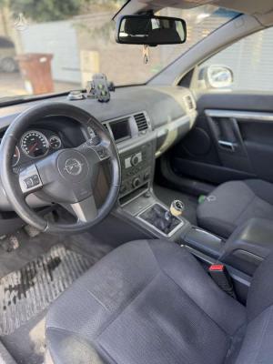Melns Opel Vectra 2006 Kauņa, ar dzinēja tilpumu 1.91 L un nobraukumu 326 tūkst. km par 1350 €, foto 14 vietnē AUTOMOTO.COM.LV