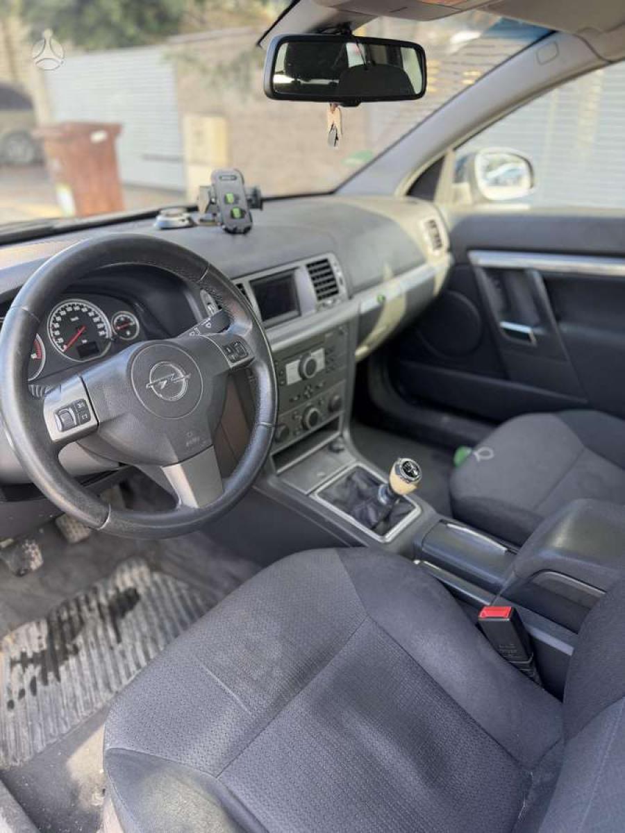 Melns Opel Vectra 2006 Kauņa, ar dzinēja tilpumu 1.91 L un nobraukumu 326 tūkst. km par 1350 €, foto 14 vietnē AUTOMOTO.COM.LV