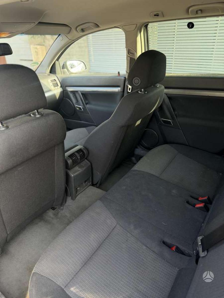 Melns Opel Vectra 2006 Kauņa, ar dzinēja tilpumu 1.91 L un nobraukumu 326 tūkst. km par 1350 €, foto 18 vietnē AUTOMOTO.COM.LV