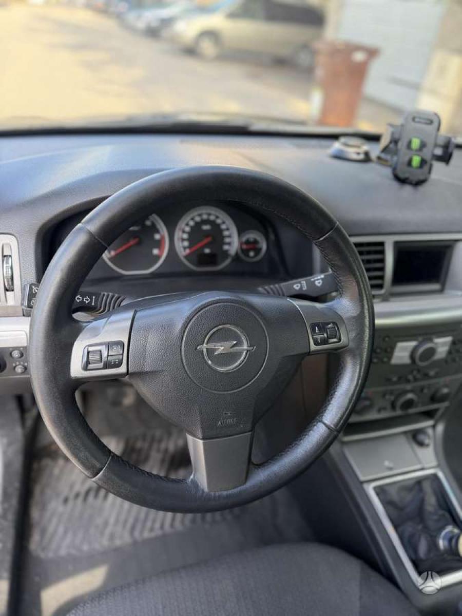 Melns Opel Vectra 2006 Kauņa, ar dzinēja tilpumu 1.91 L un nobraukumu 326 tūkst. km par 1350 €, foto 20 vietnē AUTOMOTO.COM.LV