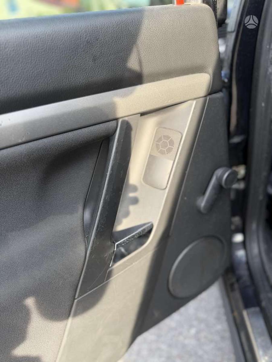 Melns Opel Vectra 2006 Kauņa, ar dzinēja tilpumu 1.91 L un nobraukumu 326 tūkst. km par 1350 €, foto 28 vietnē AUTOMOTO.COM.LV