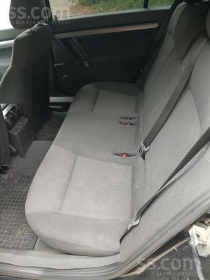 Black Opel Vectra 2006 in Daugavpils, with an engine capacity of 1.90 L and mileage of 355 thousand km for 1300 €, photo 5 on AUTOMOTO.COM.LV