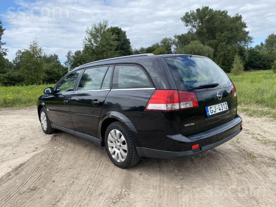 Melns Opel Vectra 2006 Rīga, ar dzinēja tilpumu 1.90 L un nobraukumu 353 tūkst. km par 600 €, foto 4 vietnē AUTOMOTO.COM.LV