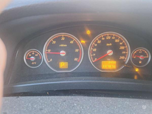 Melns Opel Vectra 2006 Viļņa, ar dzinēja tilpumu 1.91 L un nobraukumu 350 tūkst. km par 1499 €, foto 6 vietnē AUTOMOTO.COM.LV