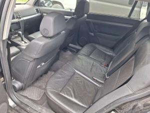 Black Opel Vectra 2006 in Vilnius, with an engine capacity of 1.91 L and mileage of 350 thousand km for 1499 €, photo 8 on AUTOMOTO.COM.LV