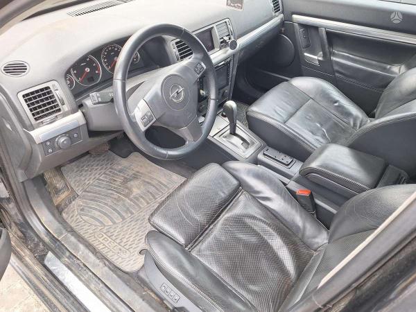 Melns Opel Vectra 2006 Viļņa, ar dzinēja tilpumu 1.91 L un nobraukumu 350 tūkst. km par 1499 €, foto 9 vietnē AUTOMOTO.COM.LV